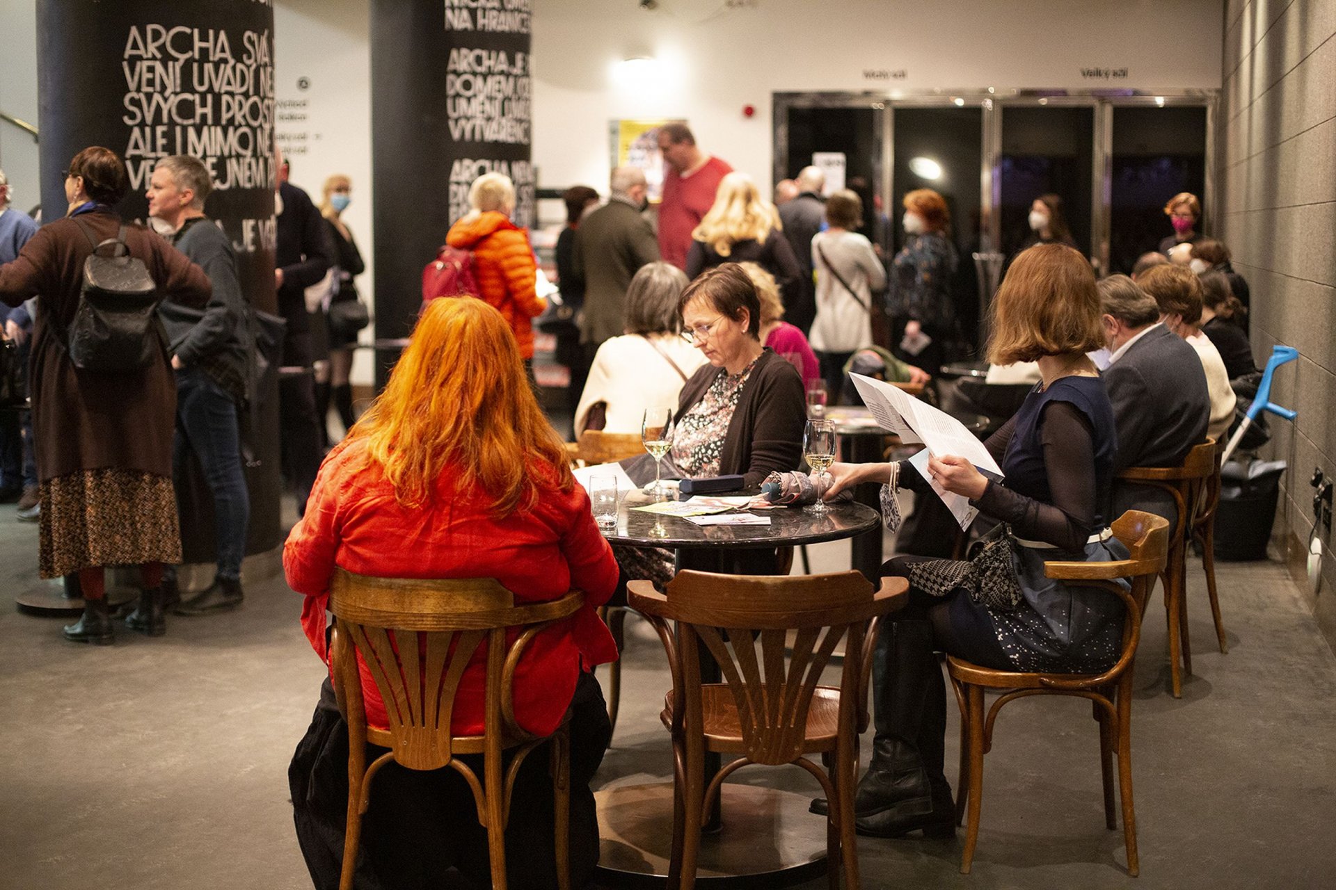 Dramaturgický úvod k inscenaci ČAS SRDCE | Archa Theatre